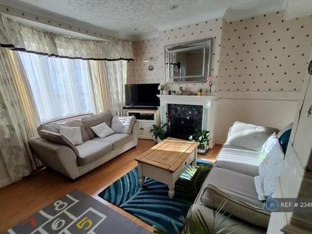 Chertsey Drive, Cheam, 3 Bedroom Terraced