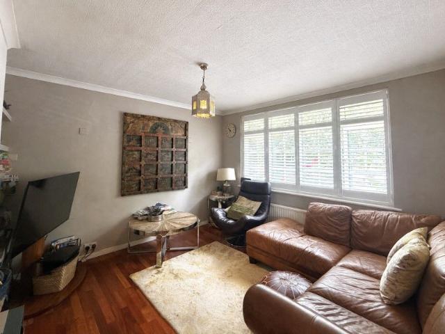 Chertsey Road, Shepperton, Surrey, TW17