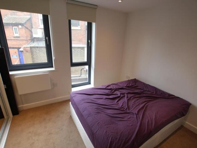 Chertsey Road, Woking, Surrey, GU21
