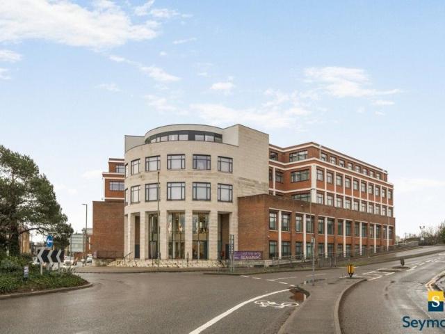 Chertsey, Surrey KT16, 2 bed flat to rent, £1,900 pcm | PrimeLocation