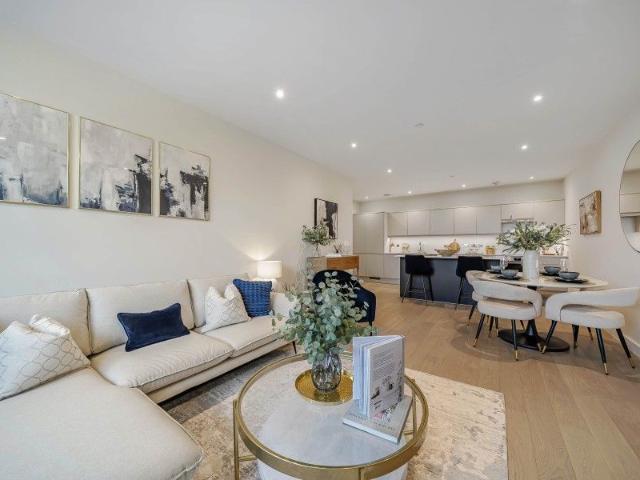 Chertsey, Surrey KT16, Studio to rent, £1,250 pcm | PrimeLocation