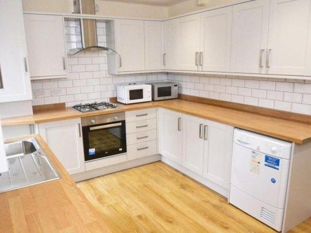 CHERVIL CLOSE 6 bed house share to rent £4,290 pcm £990 pw