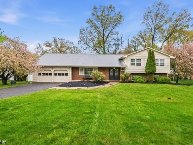 Cheryl Rd, Montville Township, Home For Sale