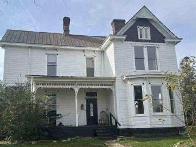 Chesapeake Ave