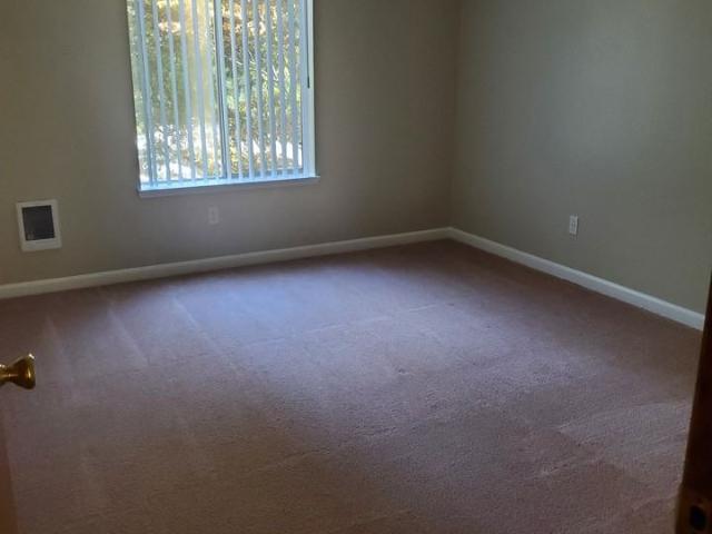 Chesapeake Pointe 1 Bedroom Apartment for Rent at 4400 Se Naef Rd, Oak Grove, OR 97267 Milwaukie Heights