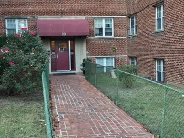 Chesapeake St Se Apt,washington, Condo For Sale