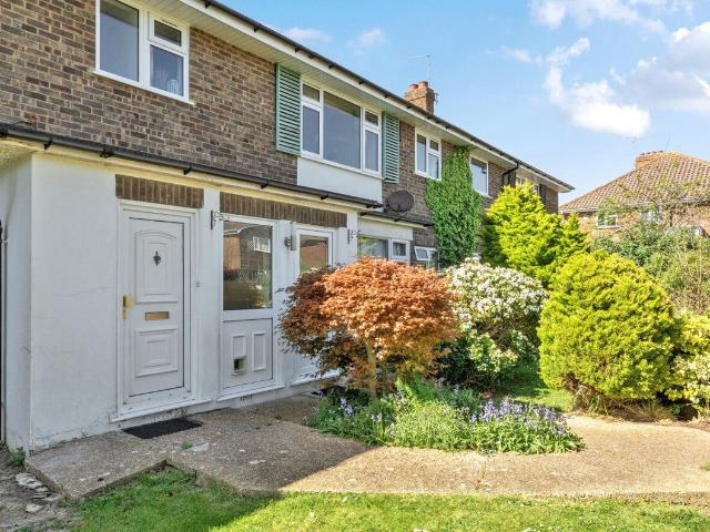 Chesham Close, Goring By Sea, Worthing, West Sussex BN12, 2 bed flat to rent, £1,400 pcm | PrimeLocation