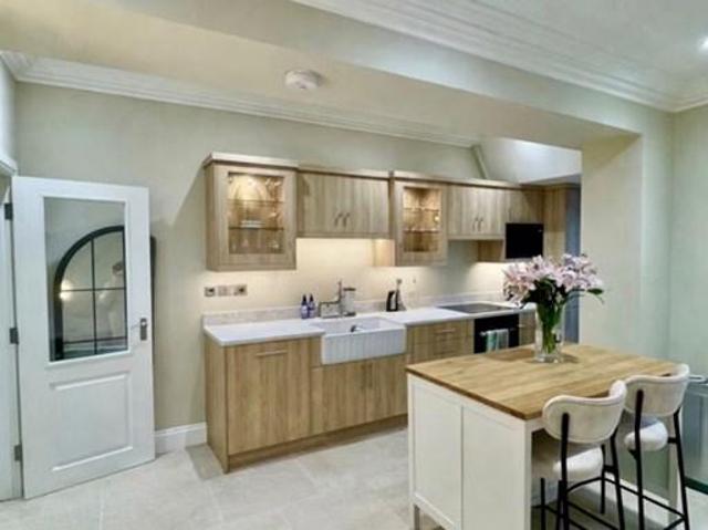 Chesham St, London, SW1X 2 bed flat to rent £4,500 pcm £1,038 pw