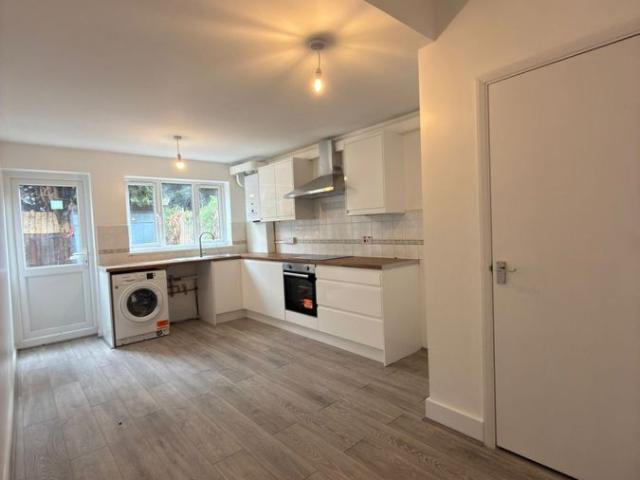 Cheshunt EN8, 2 bed terraced house to rent, £1,750 pcm | PrimeLocation