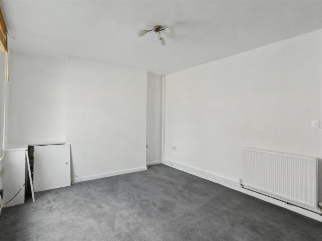 Chesil Avenue, Wollaton, Nottingham NG8, 2 bed terraced house to rent, £895 pcm | PrimeLocation