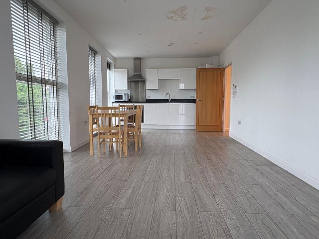 Chesney Street, Battersea SW11, 2 bed flat to rent, £2,800 pcm | PrimeLocation
