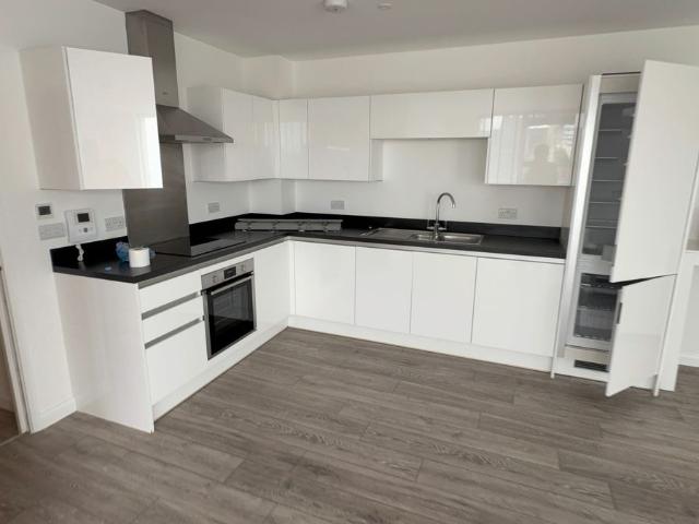 Chesney Street, Battersea SW11, 3 bed flat to rent, £4,300 pcm | PrimeLocation