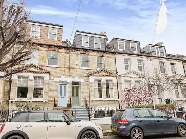 Chesson Road, W14 4 bed terraced house to rent £4,750 pcm £1,096 pw