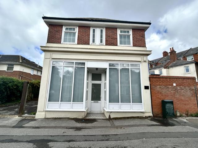 Chessel Avenue, Bournemouth 2 bed maisonette to rent £1,325 pcm £306 pw