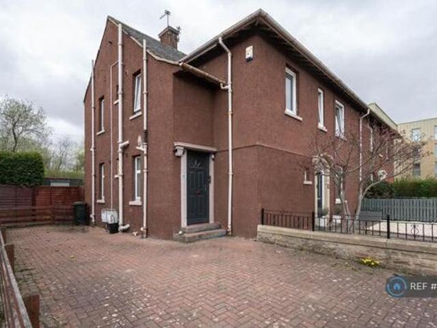Chesser Grove, Edinburgh, 3 Bedroom Flat