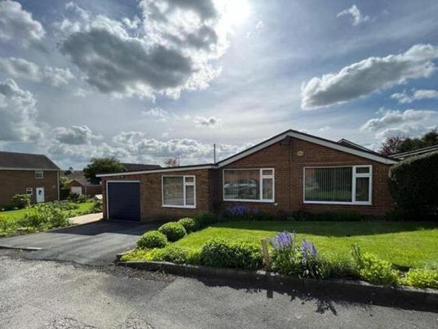 Chessington Drive, Flockton, 3 Bedroom Detached