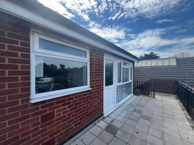 Cheswick Way, Cheswick Green, Solihull, West Midlands B90, 2 bed flat to rent, £850 pcm | PrimeLocation