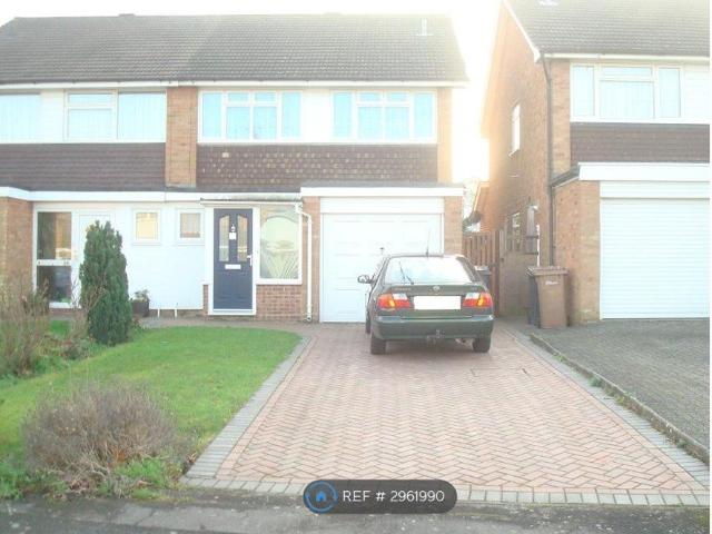 Chestnut Walk, Chelmsford CM1, 4 bed semi detached house to rent, £2,250 pcm | PrimeLocation