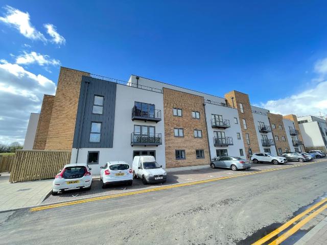 Chestnut Apartments, 4 Gorse Road, Luton, Bedfordshire LU1, 2 bed flat to rent, £1,350 pcm | PrimeLocation