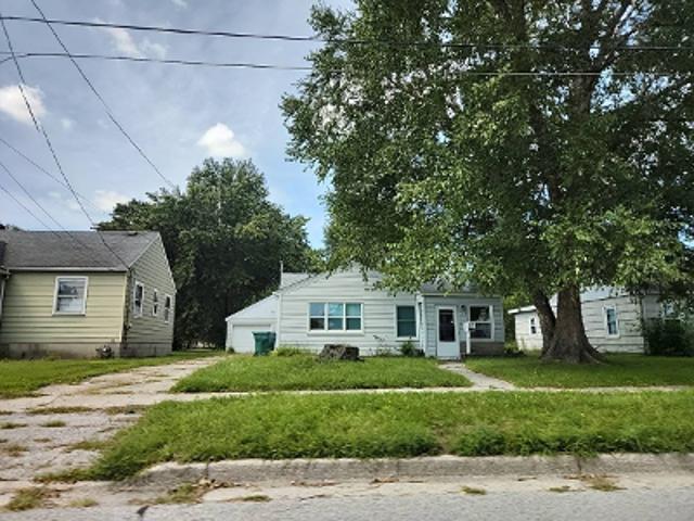 Chestnut Ave