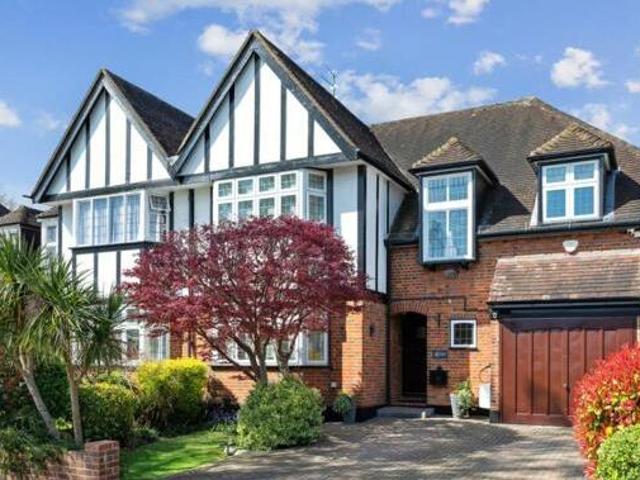 Chestnut Avenue, Edgware, 4 Bedroom Semi detached