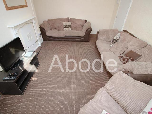 Chestnut Avenue, Hyde Park, Leeds 6 bed house to rent £3,510 pcm £810 pw