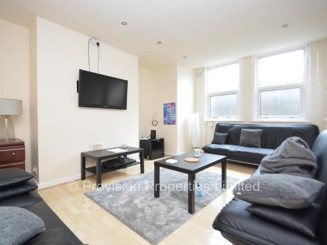 Chestnut Avenue, Hyde Park LS6 8 bed terraced house to rent £3,813 pcm £880 pw