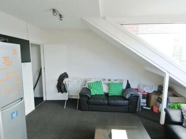 Chestnut Avenue, Hyde Park, 4 Bedroom Flat