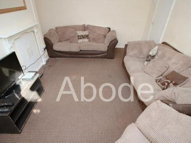 Chestnut Avenue, Hyde Park, 6 Bedroom House