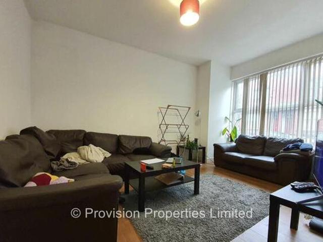 Chestnut Avenue, Hyde Park, 7 Bedroom Terraced