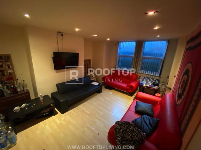 Chestnut Avenue, Leeds LS6 8 bed house to rent £4,507 pcm £1,040 pw