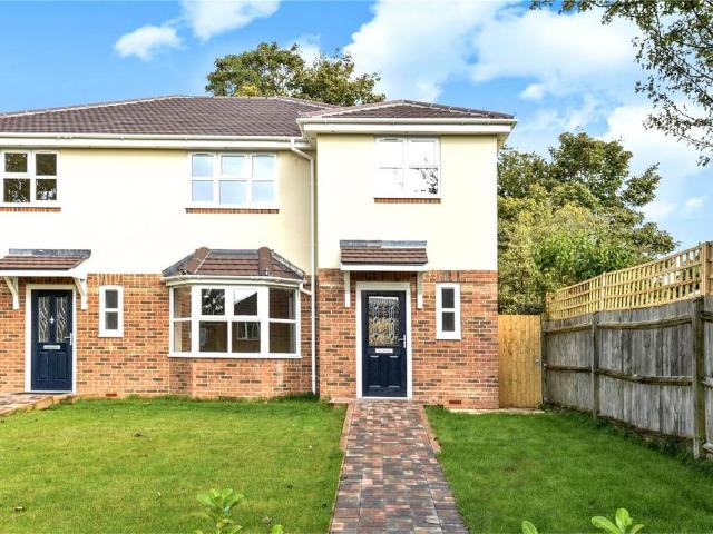 Chestnut Avenue, Winchester SO21 3 bed semi detached house to rent £1,900 pcm £438 pw