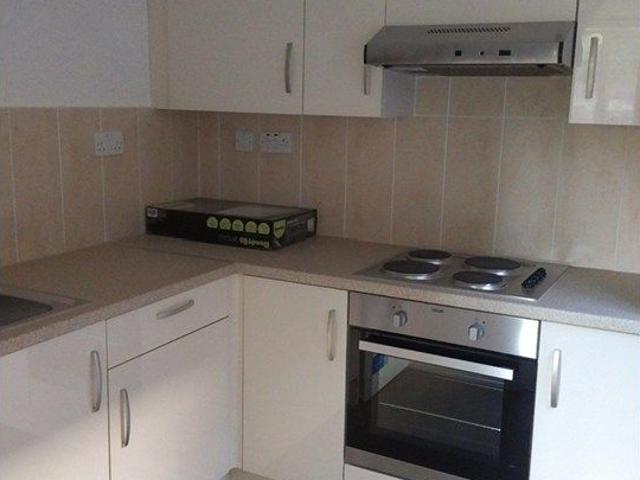 Chestnut Court, London SW16, Studio to rent, £1,250 pcm | PrimeLocation