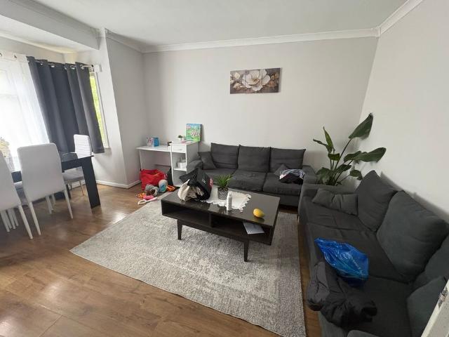 Chestnut Close, West Drayton