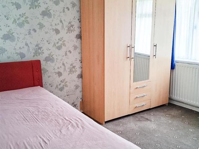 Chestnut Close, London N14, Room to rent, £750 pcm | PrimeLocation