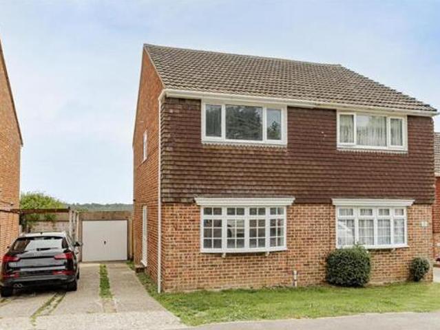 Chestnut Drive, Sturry, 2 Bedroom Semi detached