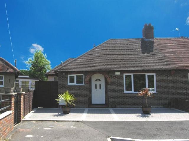 Chestnut Grove, Woking GU22, 3 bed semi detached bungalow to rent, £1,950 pcm | PrimeLocation