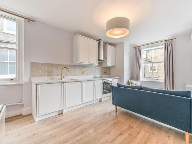 Chestnut Grove, Balham, London, SW12 1 bed flat to rent £2,100 pcm £485 pw