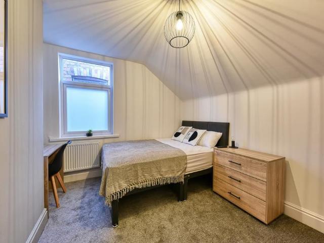 Chestnut Grove, Gedling, Nottingham NG4, Room to rent, £495 pcm | PrimeLocation