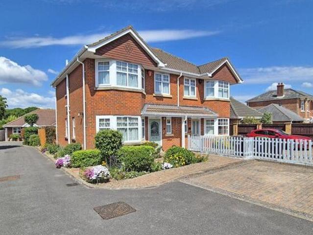 Chestnut Grove, New Milton, 3 Bedroom Semi detached