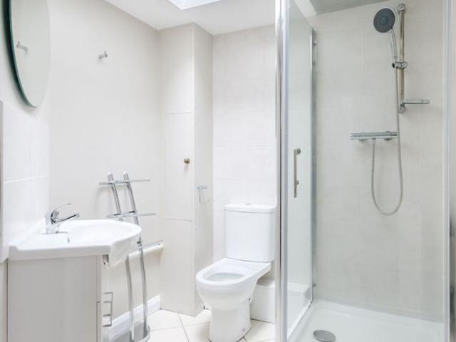 Chestnut Grove, Nightingale Triangle, London SW12, 1 bed bungalow to rent, £2,300 pcm | PrimeLocation