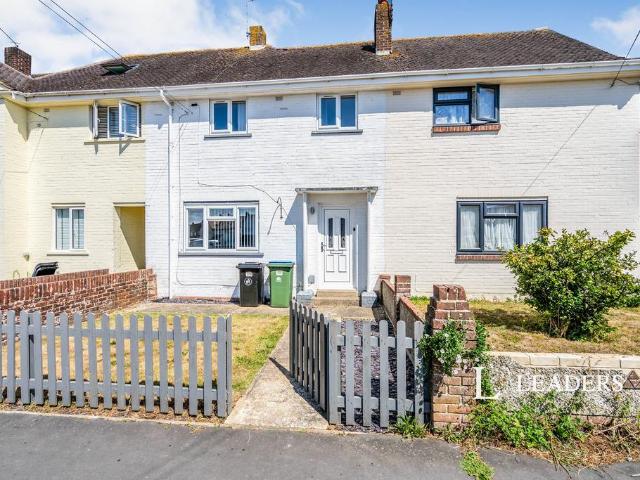 Chestnut Grove, PO22 4 bed house to rent £2,085 pcm £481 pw