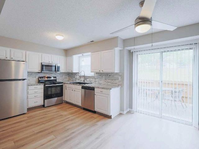 Chestnut Heights Townhomes 2 Bedroom Apartment for Rent at 12501 S Constance St, Olathe, KS 66062