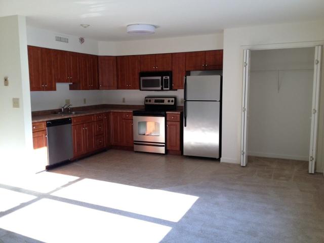 Chestnut Hill East 2 Bedroom Apartment for Rent at 2 Skiff St, Hamden, CT 06514