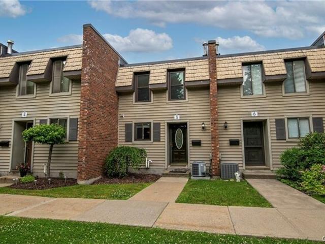Chestnut Hls, New Hartford, Condo For Sale