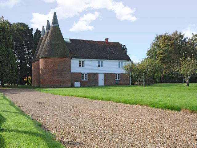 Chestnut Lane, Matfield, Tonbridge TN12, 6 bed detached house to rent, £5,995 pcm | PrimeLocation