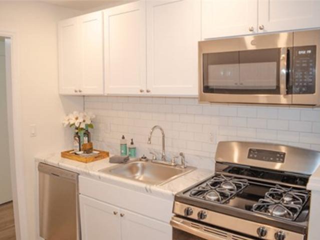 Chestnut Mansion LLC 3 Bed 1 Bad