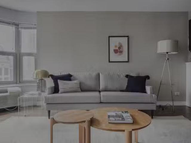 Chestnut Place, 8 West Chestnut St, Rush & Division 1 Bedroo.