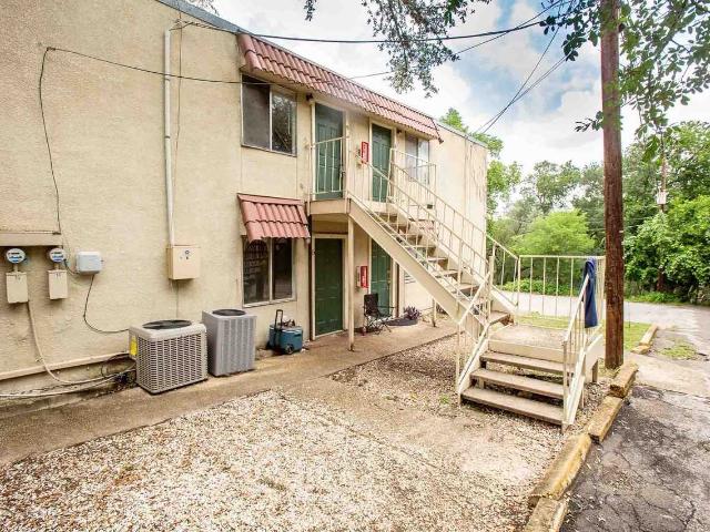 Chestnut Place Apartments 2 Bedroom Apartment for Rent at 1021 Chestnut St, San Marcos, TX 78666