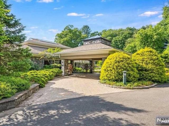 Chestnut Ridge Rd, Saddle River, Home For Sale